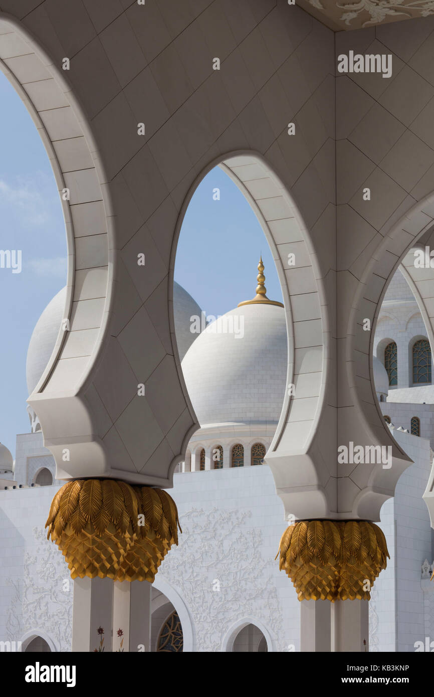 UAE, Abu Dhabi, Sheikh Zayed bin Sultan Mosque, arches Stock Photo - Alamy