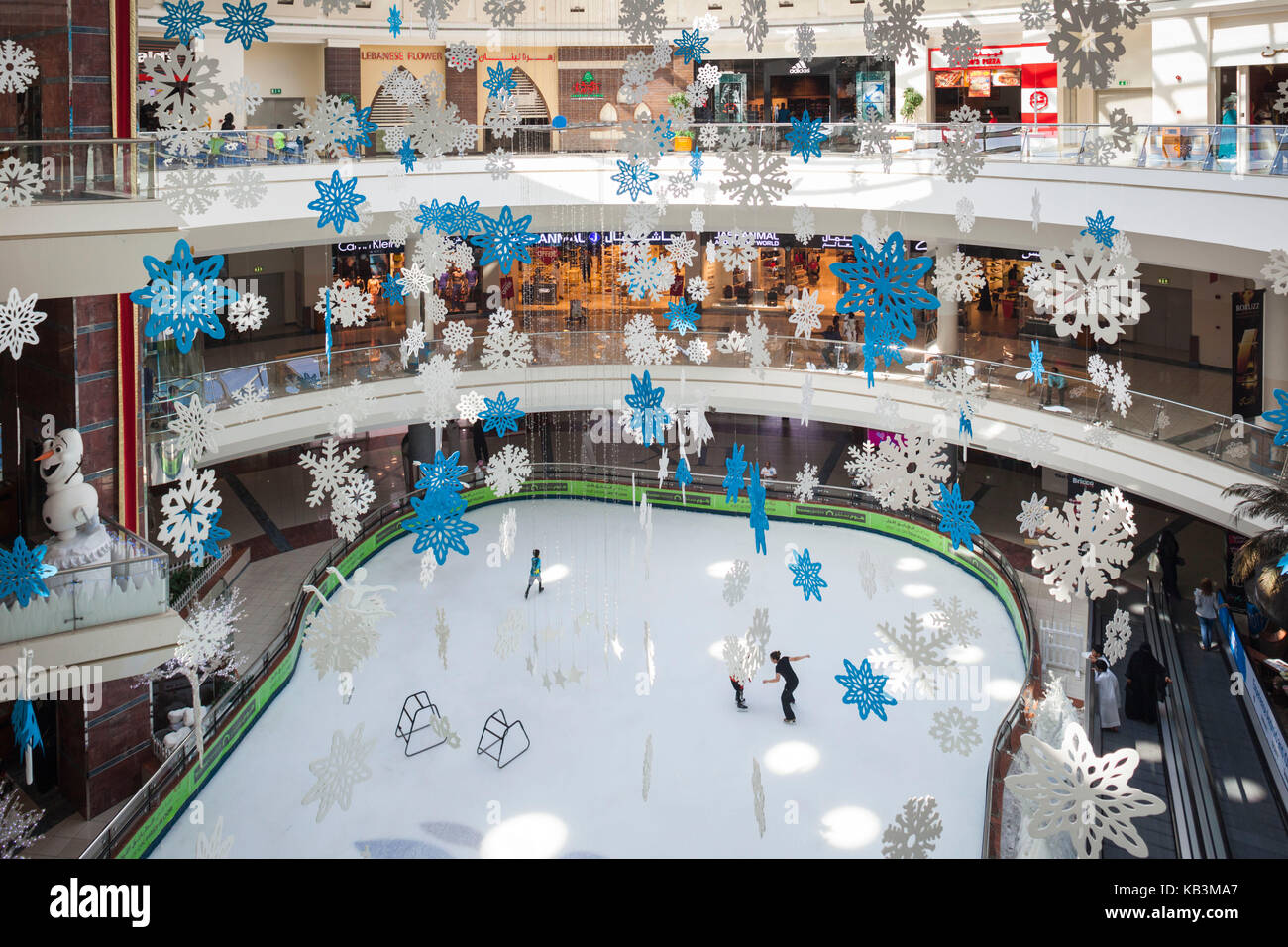 UAE, Al Ain, Al Ain Mall, interior ice skating rink Stock Photo - Alamy