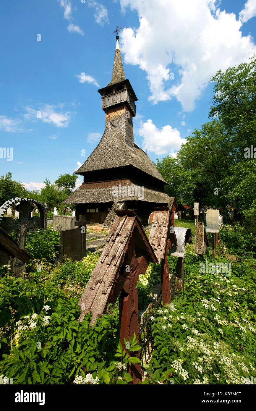 Romania, Maramures region, Carpathians mountains, Iza valley, village ...