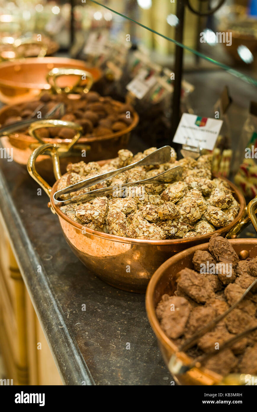 Belgian chocolates pralines shop hi-res stock photography and images ...