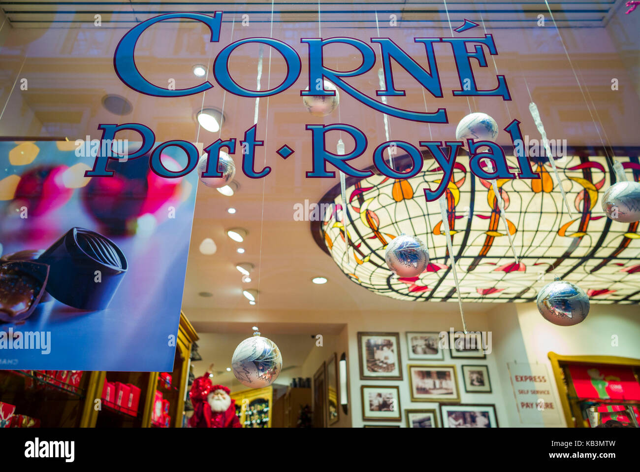 Belgian chocolate shop hi-res stock photography and images - Alamy