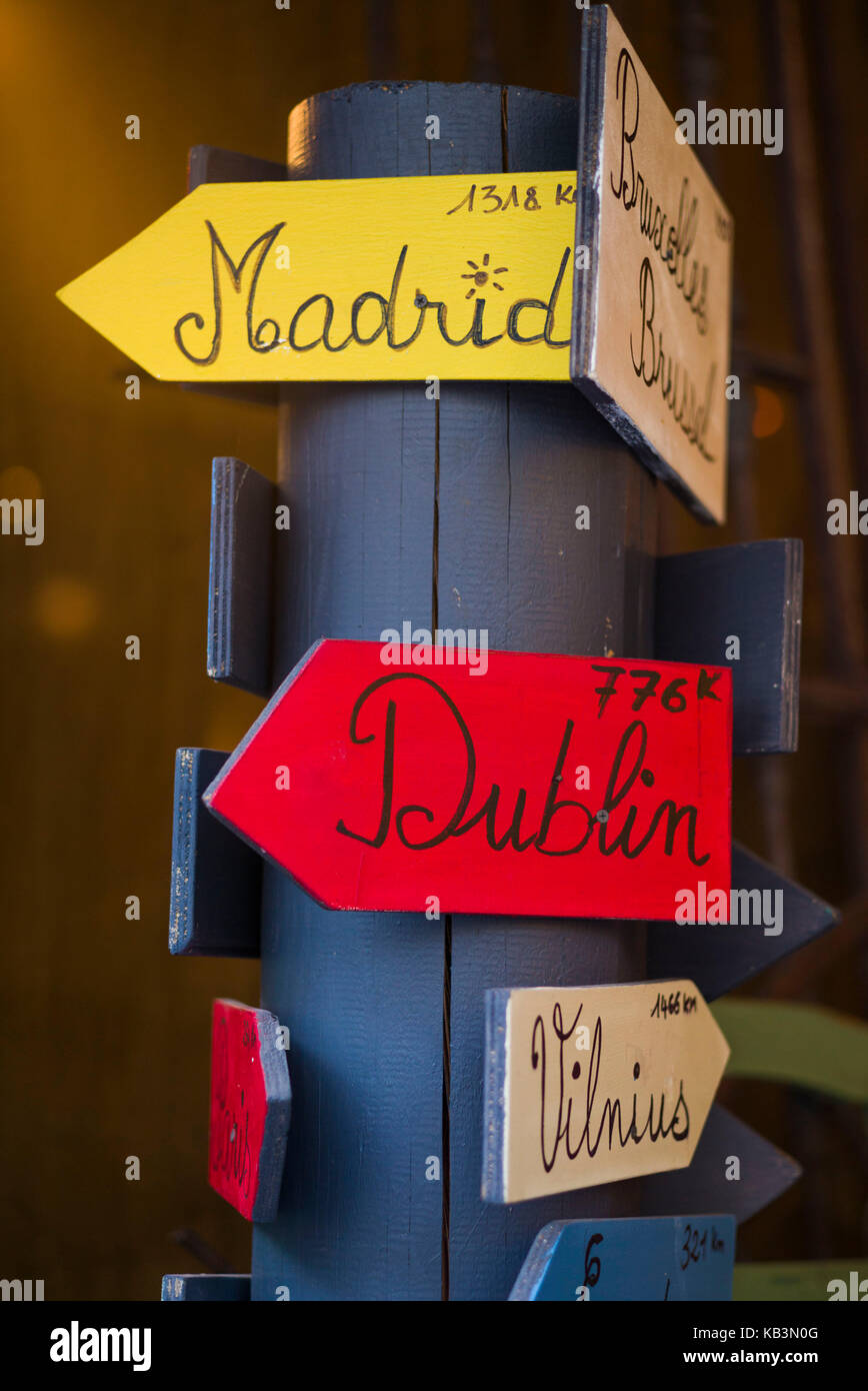 Belgium, Brussels, Sablon area, street sign Stock Photo - Alamy