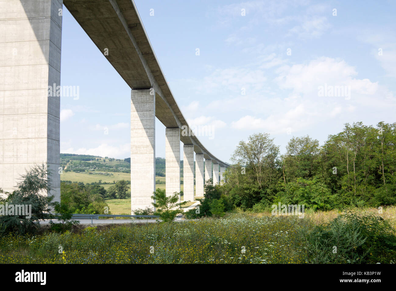 Viaduct perspective hi-res stock photography and images - Alamy