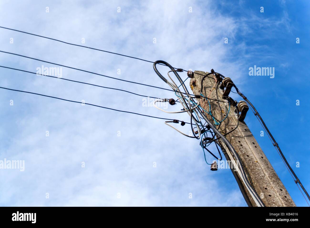 Powerline column hi-res stock photography and images - Alamy