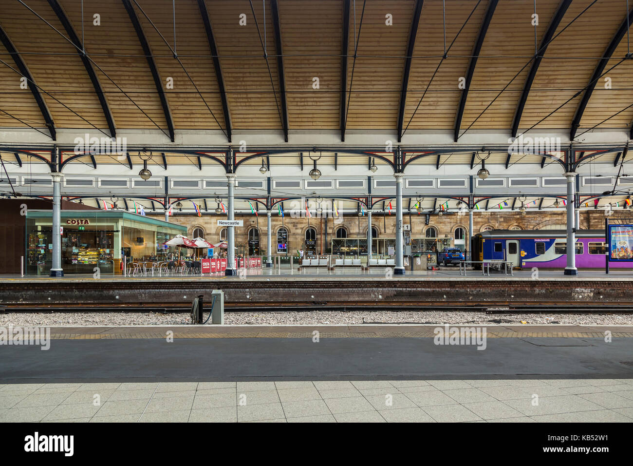 Platforms and Refreshment Facilities at Newcastle Central Station Stock ...