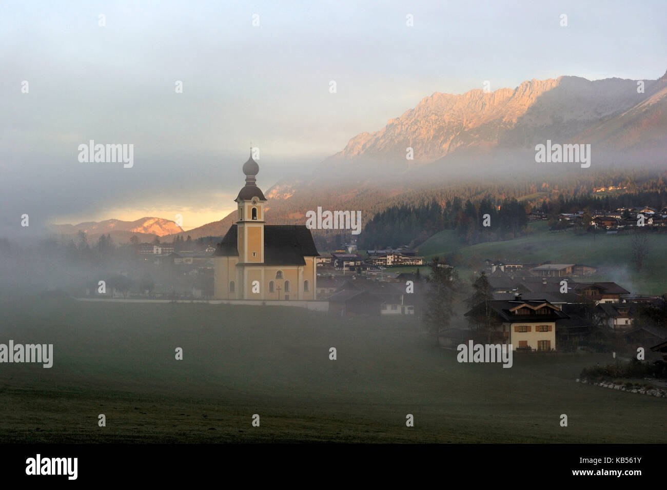 Austria, Tyrol, Going am Wilder Kaiser, Alpine scenery and cottage ...