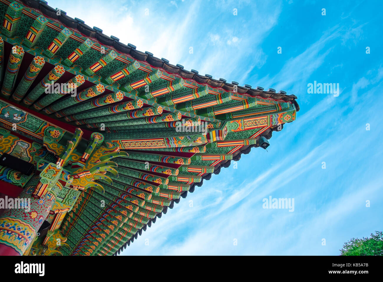 Korean style roof hi-res stock photography and images - Alamy