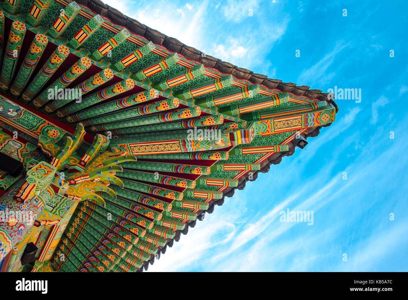 Traditional korean structure hi-res stock photography and images - Alamy