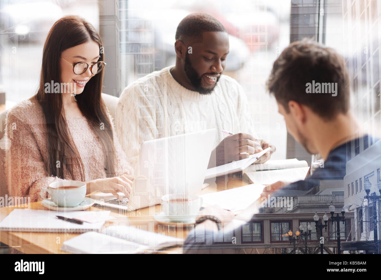 Hardworking hi-res stock photography and images - Alamy