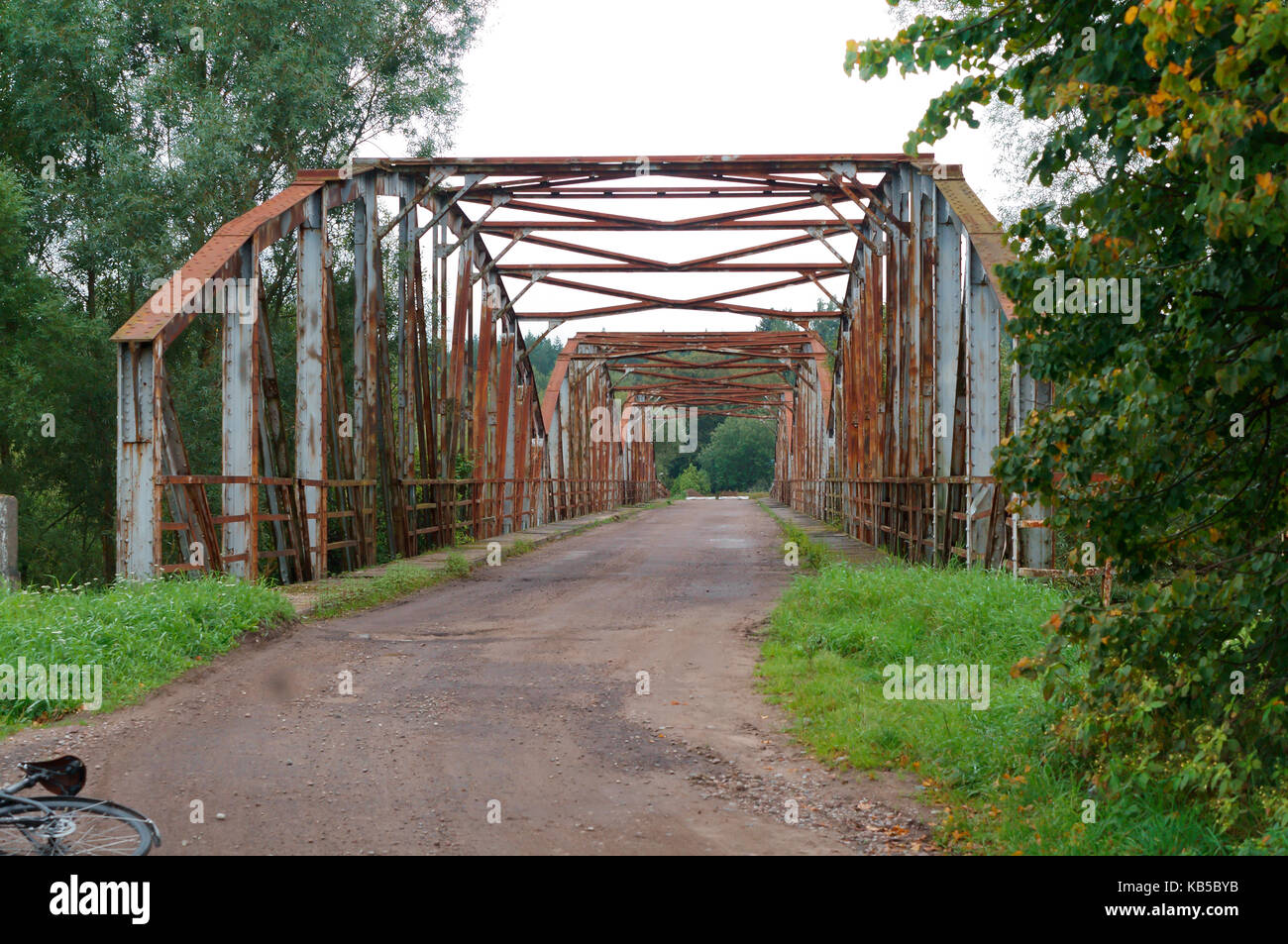 Abandoned railway bridge hi-res stock photography and images - Alamy