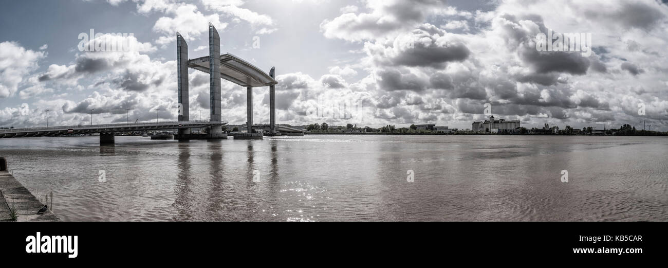 Pont Jacques Chaban Delmas, highest lift bridge in europe, Bordeaux ...