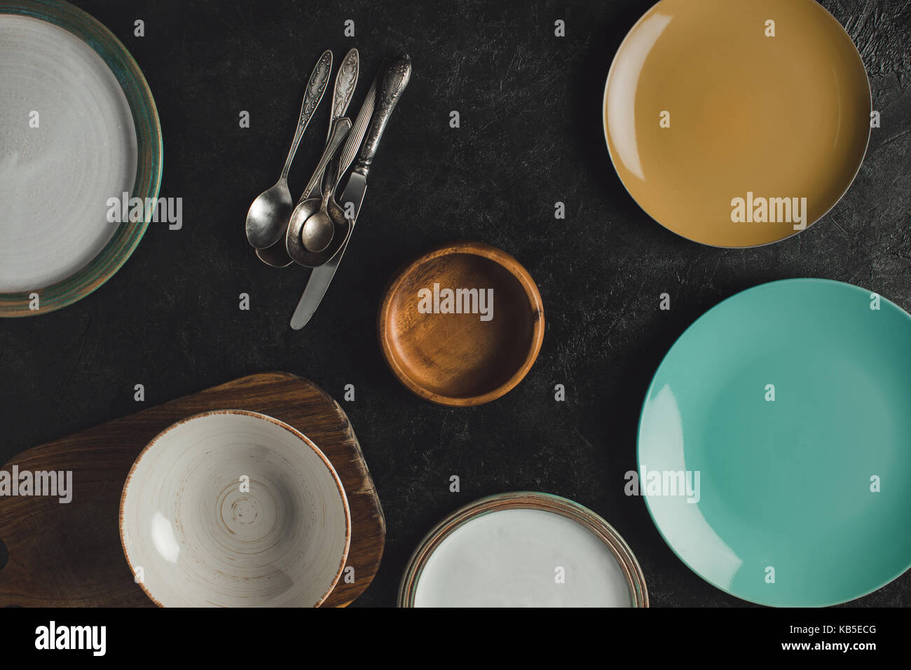 Arranged dishware hi-res stock photography and images - Alamy