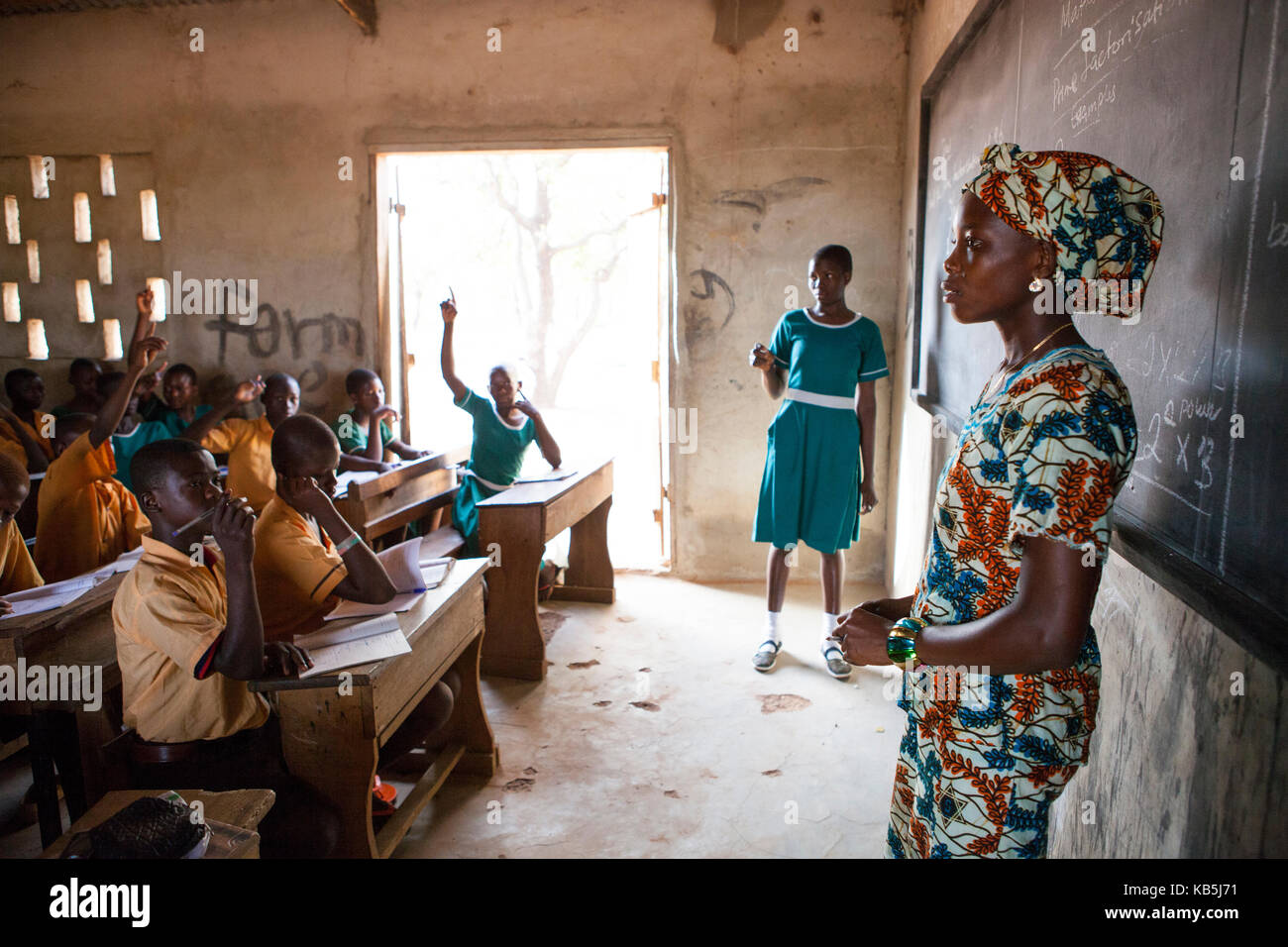 Female teaching africa children High Resolution Stock Photography and ...
