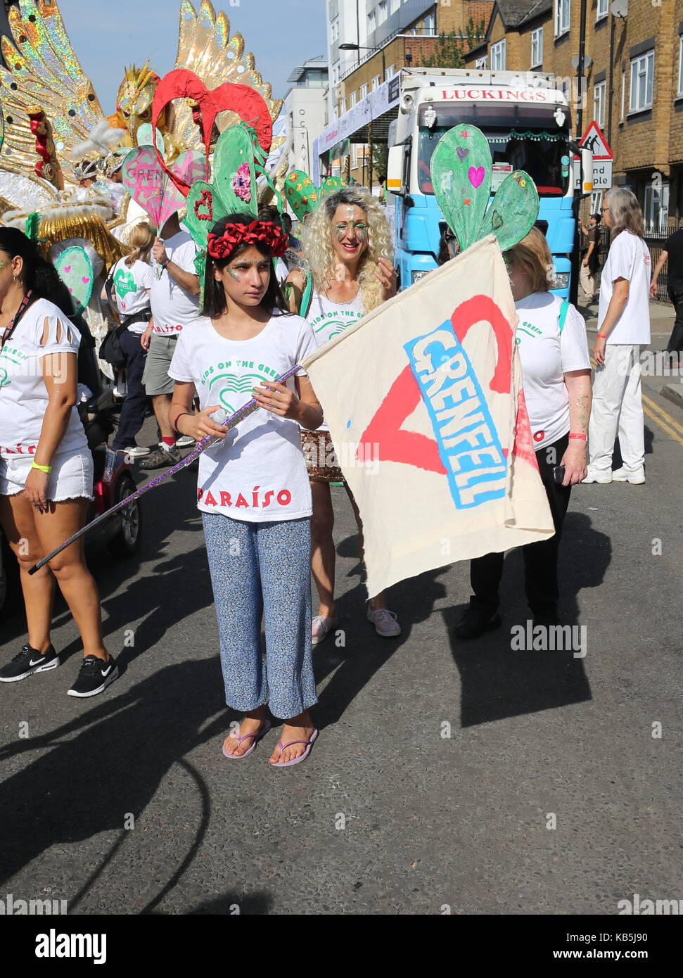Samba dancers take to street tropical weather for Notting Hill Carnival ...