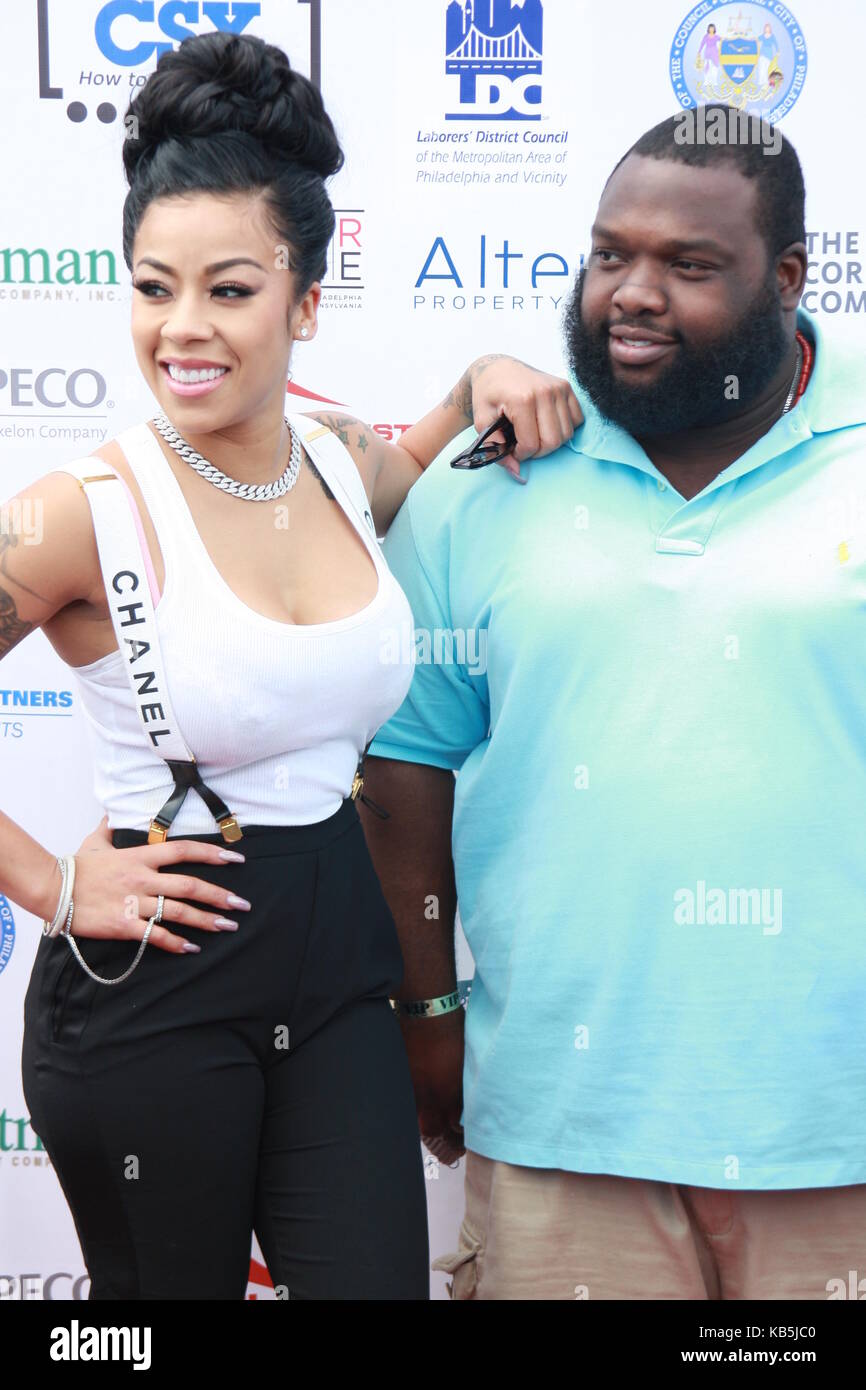 Singer Keisha Cole attending a Community Appreciation Day in ...