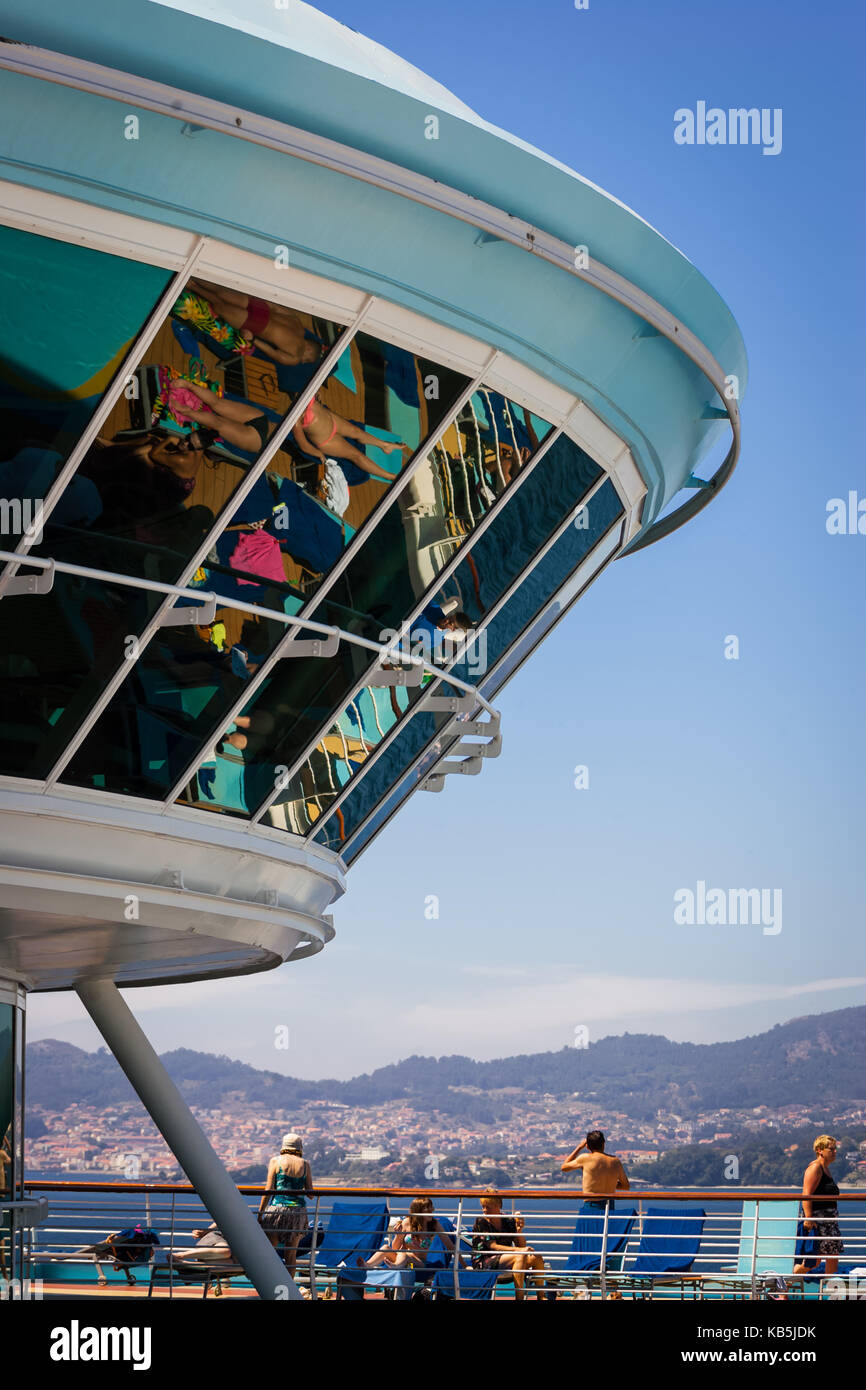 Tui screen hi-res stock photography and images - Alamy