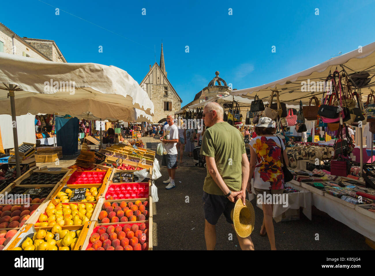 Busy Place Gambetta and the popular Thursday market in this south ...