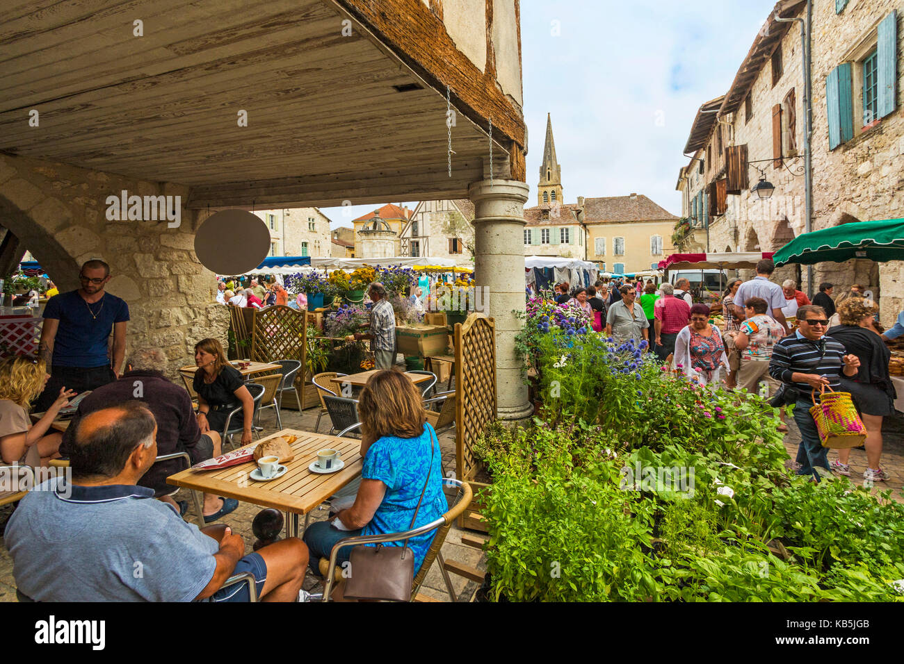 Bergerac market hi-res stock photography and images - Alamy