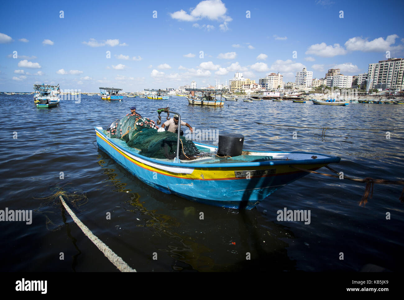 Gaza City, The Gaza Strip, Palestine. 27th Sep, 2017. Palestinian ...