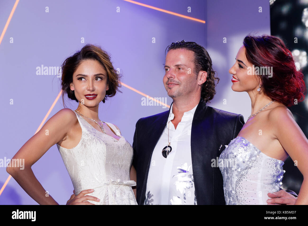 Paris, France. 27th Sep, 2017. Patricia Contreras and Delphine Wespiser ...