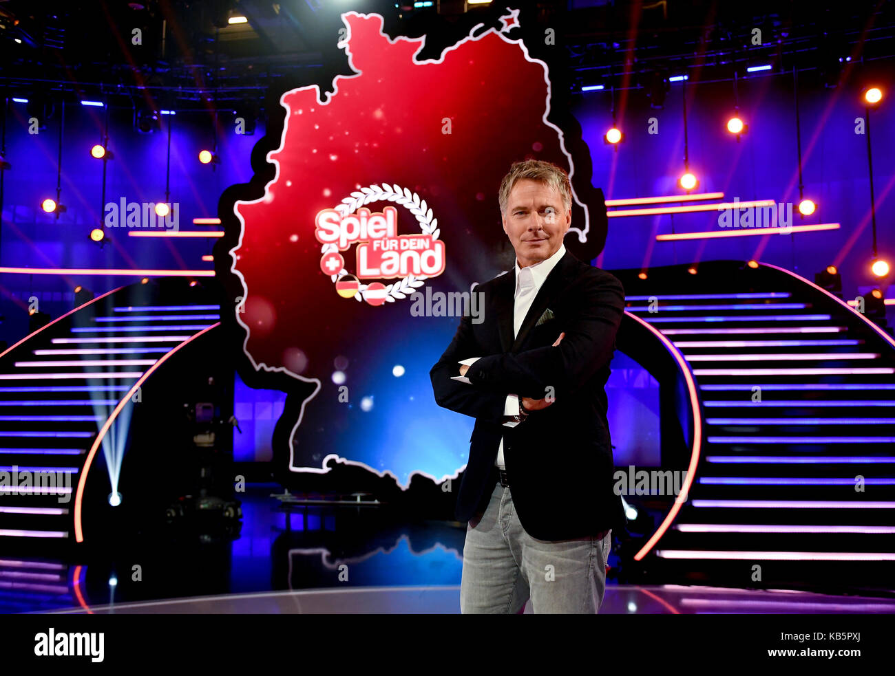 Berlin, Germany. 28th Sep, 2017. EXCLUSIVE - The moderator Joerg Pilawa ...