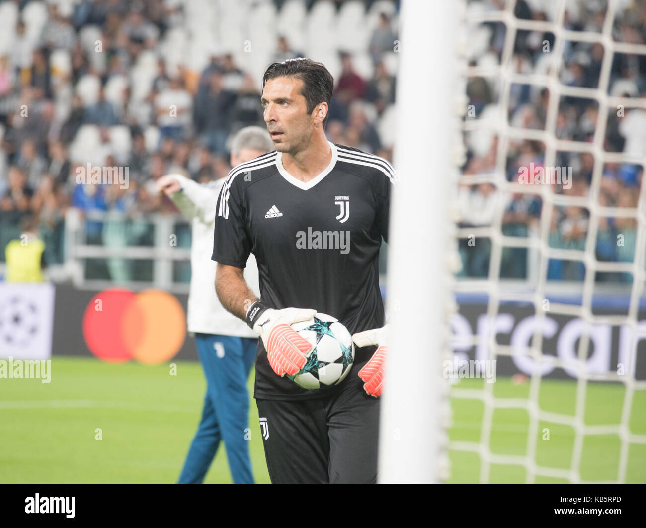 Gianlugi buffon champions league hi-res stock photography and images ...