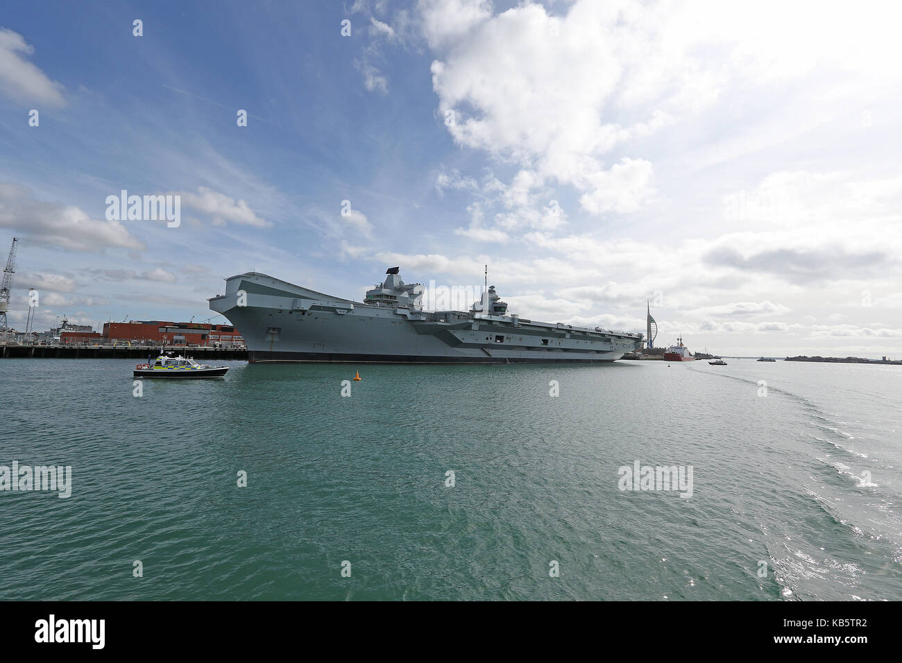 Portsmouth, UK. 28th Sep, 2017. HMS Queen Elizabeth (R08) is the Royal ...