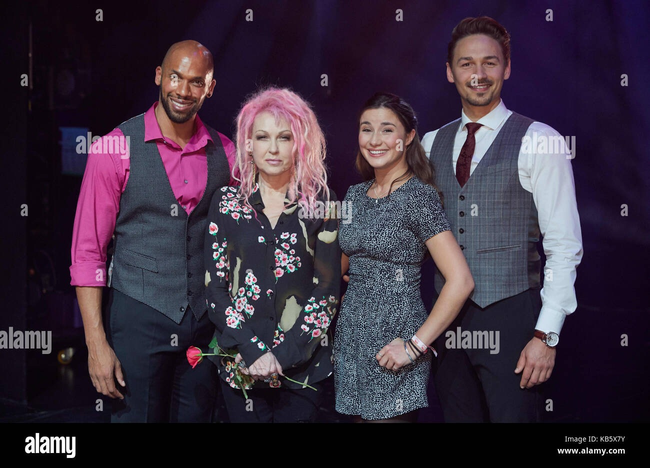 Hamburg, Germany. 28th Sep, 2017. The performer Gino Emnes (L-R ...