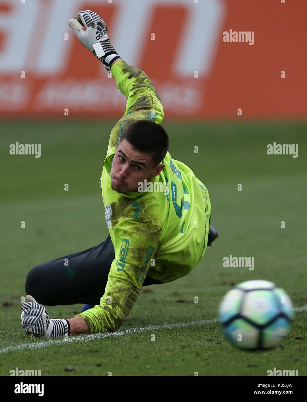 SÃO PAULO, SP - 28.09.2017: TREINO DO PALMEIRAS - Goalkeeper Matheus ...
