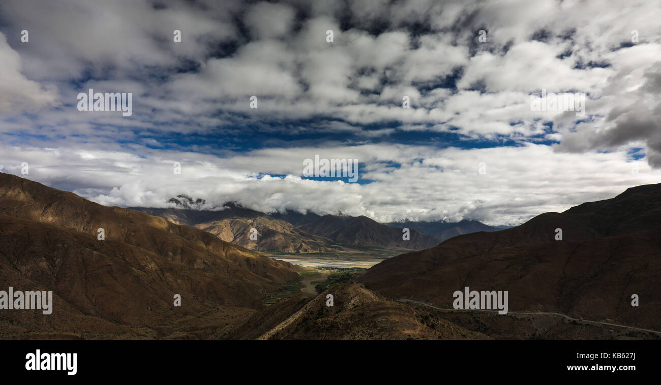 China. 28th Sep, 2017. Tibet, CHINA-September 2017: (EDITORIAL USE ONLY ...