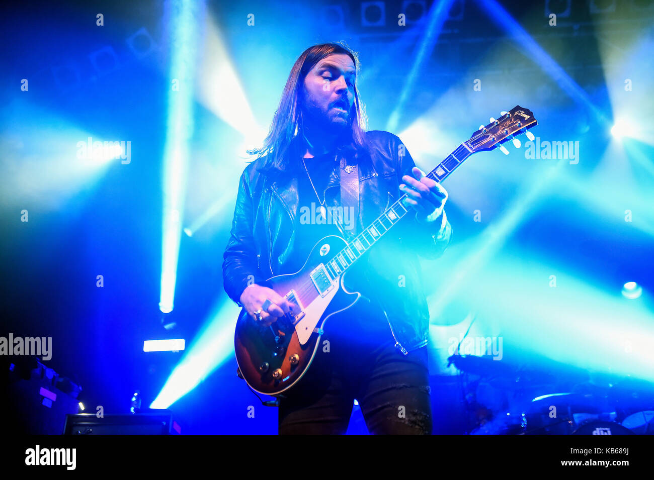 Singer of the bush hi-res stock photography and images - Alamy