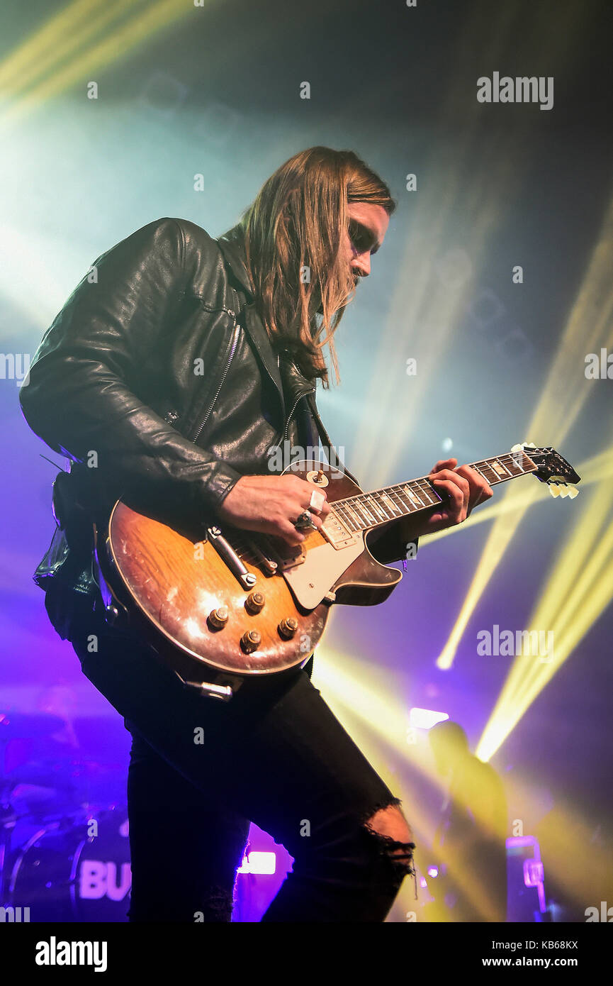 Lead singer of the rock band bush hi-res stock photography and images ...