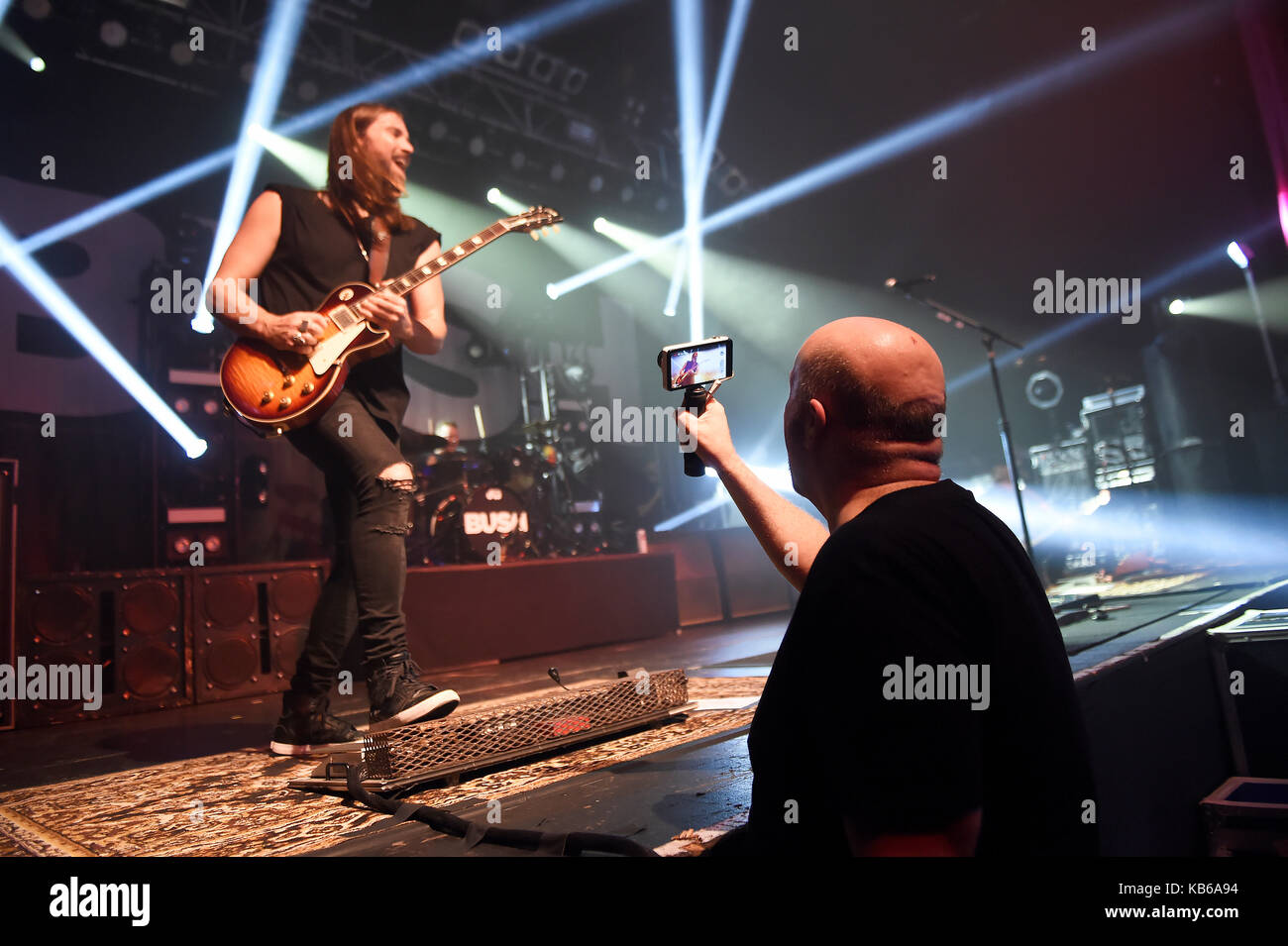 Lead singer of the rock band bush hi-res stock photography and images ...