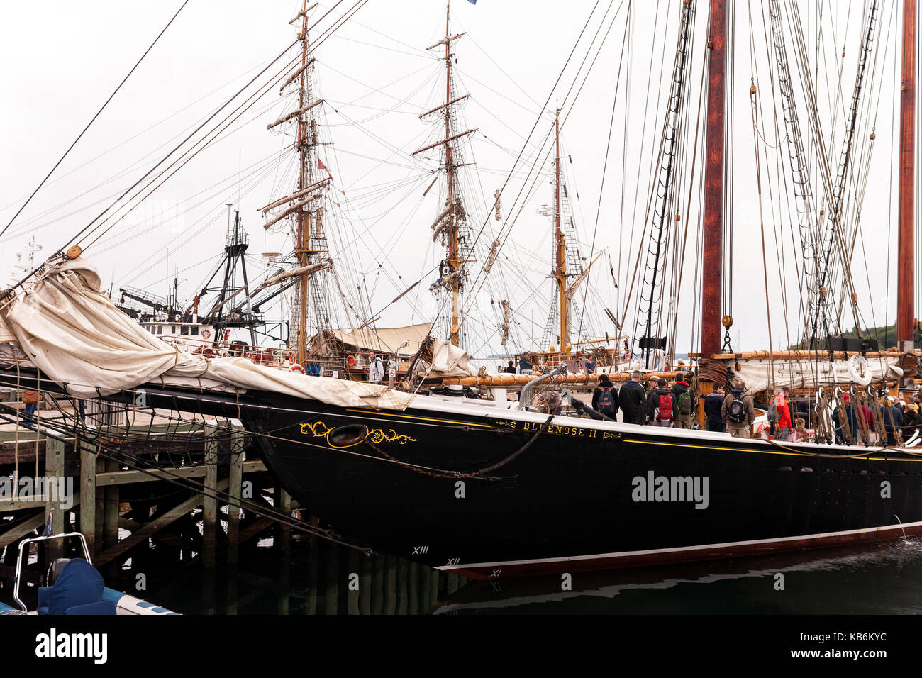 Bluenose 2 Stock Photos & Bluenose 2 Stock Images - Alamy
