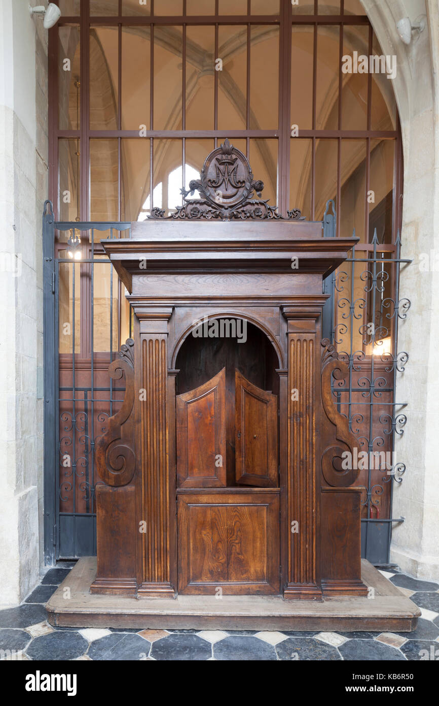 Old confessional hi-res stock photography and images - Alamy
