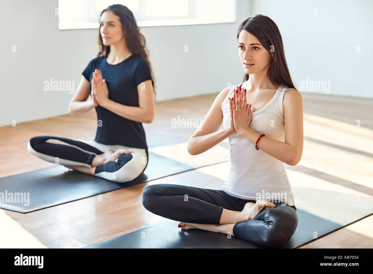 Hands in namaste hi-res stock photography and images - Alamy