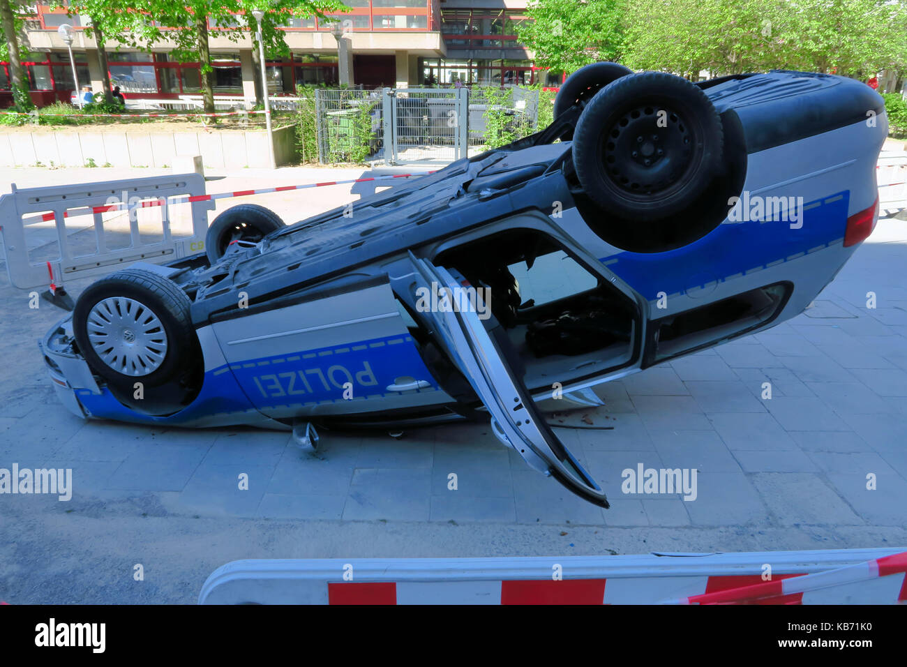 Broken down police vehicle hi-res stock photography and images - Alamy