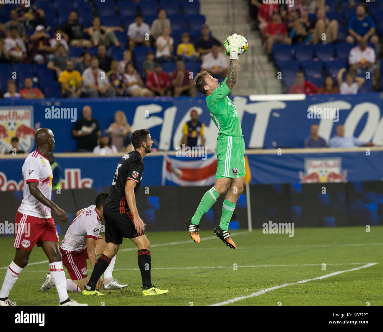 Harrison, United States. 27th Sep, 2017. Goalkeeper Steve Clark (50) of ...