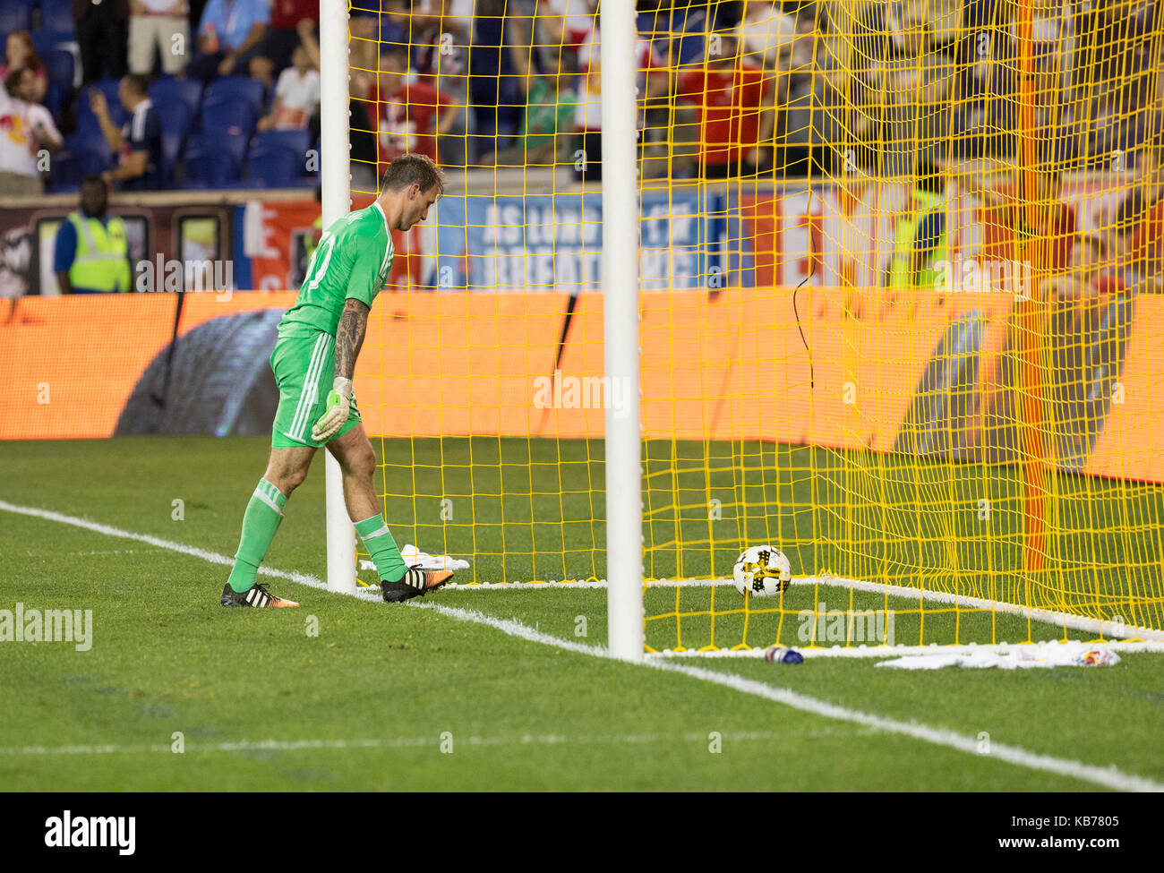 Harrison, United States. 27th Sep, 2017. Goalkeeper Steve Clark (50 ...