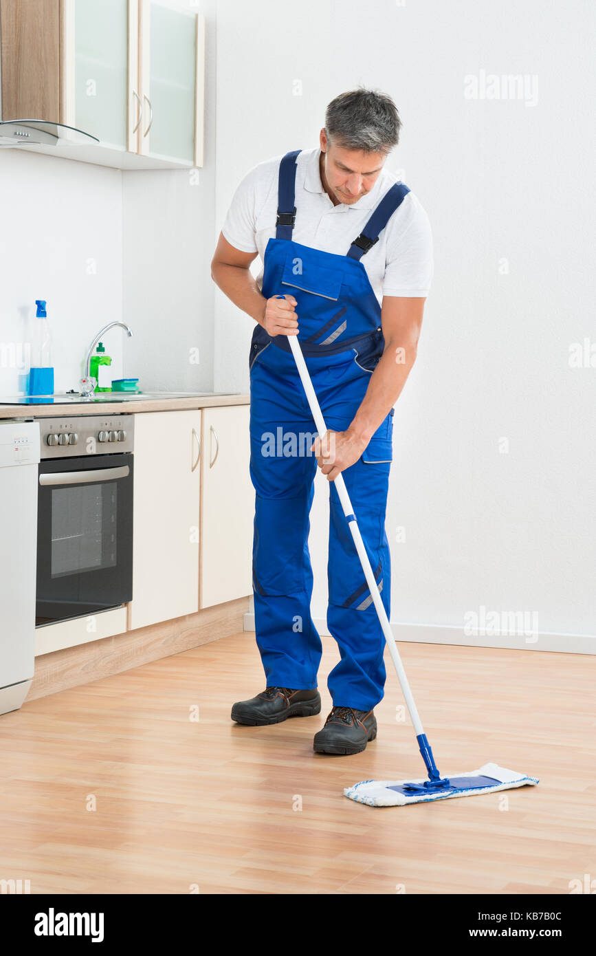 Kitchen worker hygiene hi-res stock photography and images - Alamy
