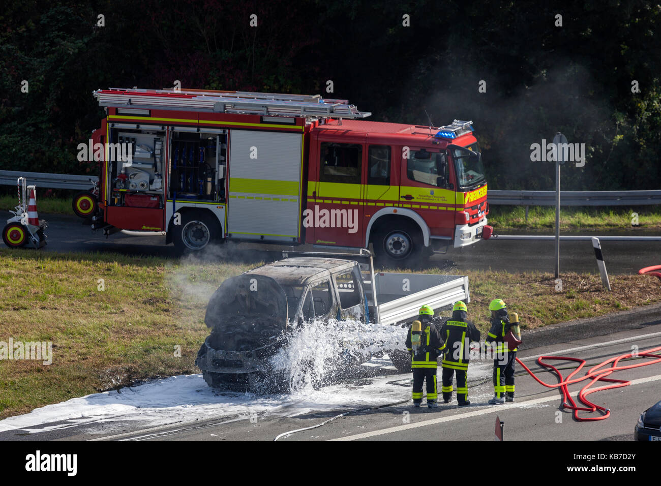 Burning truck hi-res stock photography and images - Alamy
