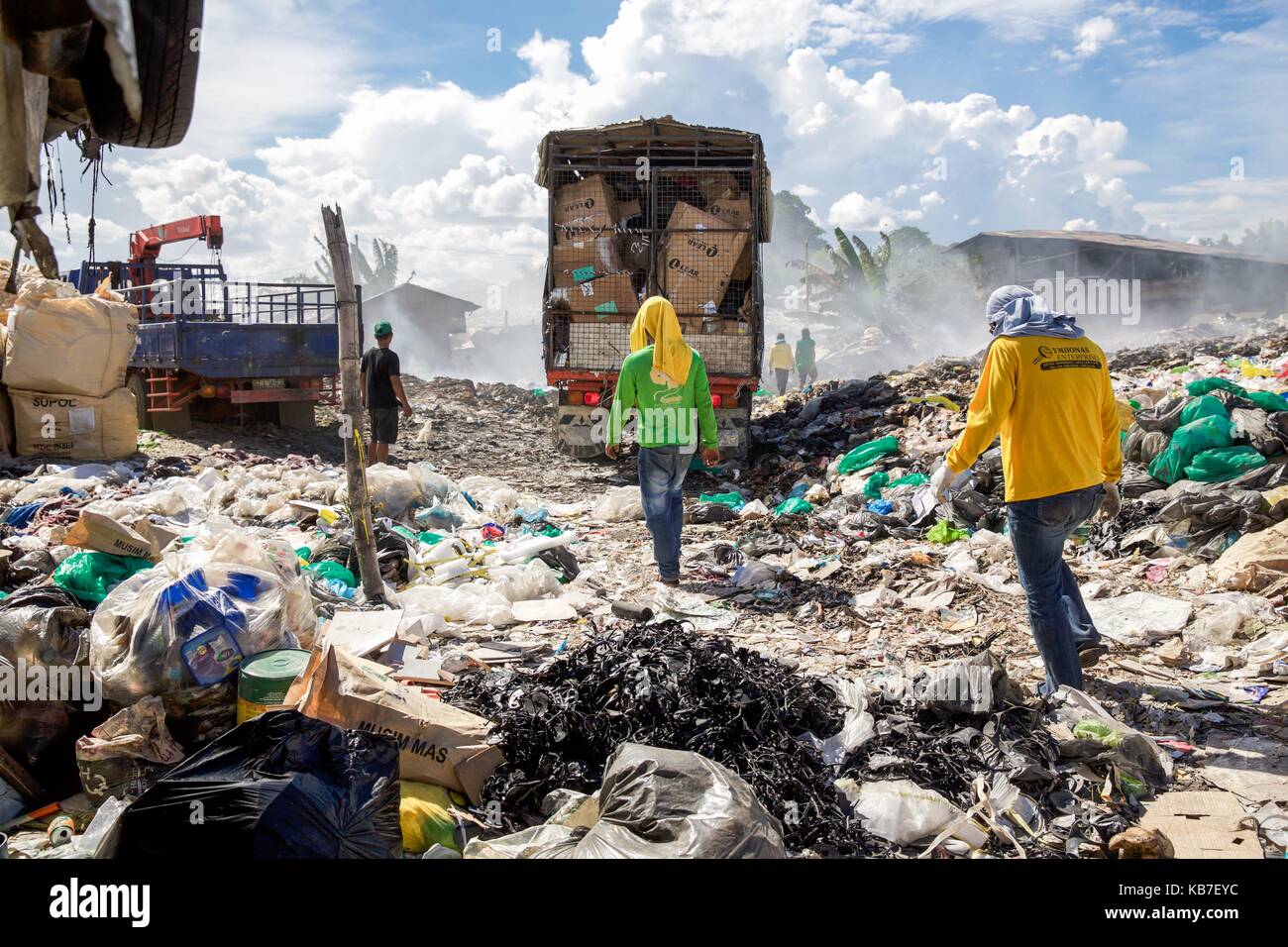 Cebu city slum hi-res stock photography and images - Alamy