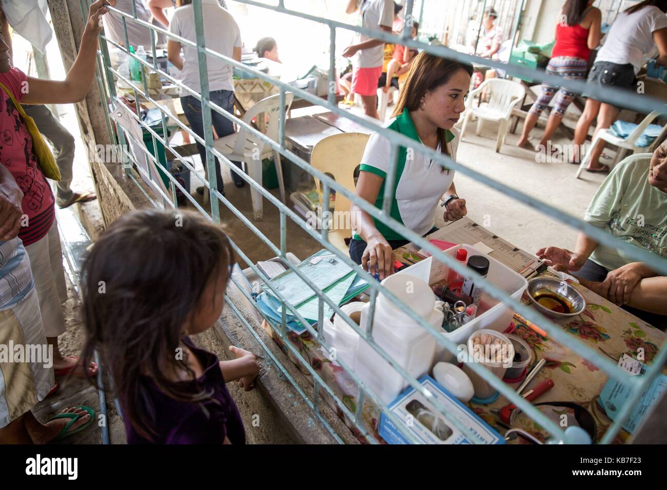 Cebu City is a metropolis with countless slums, street kids, whole ...