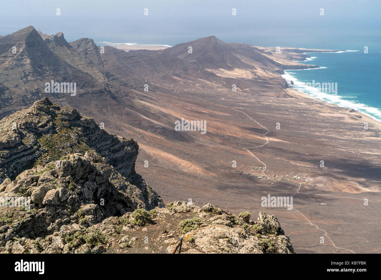 Blick vom Berg Pico de la Zarza auf die Strände von Cofete und ...