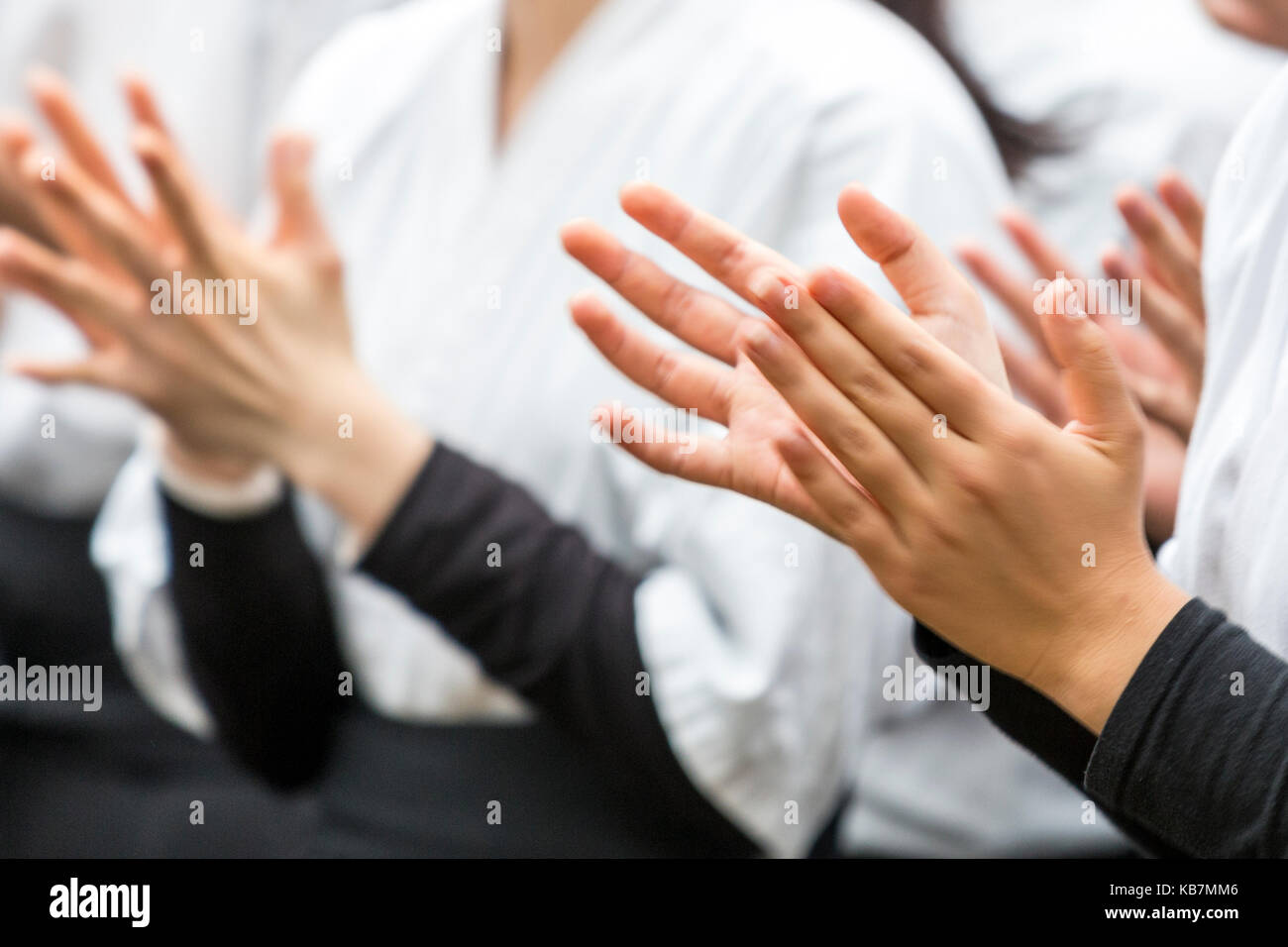 Black female clapping hands hi-res stock photography and images - Alamy