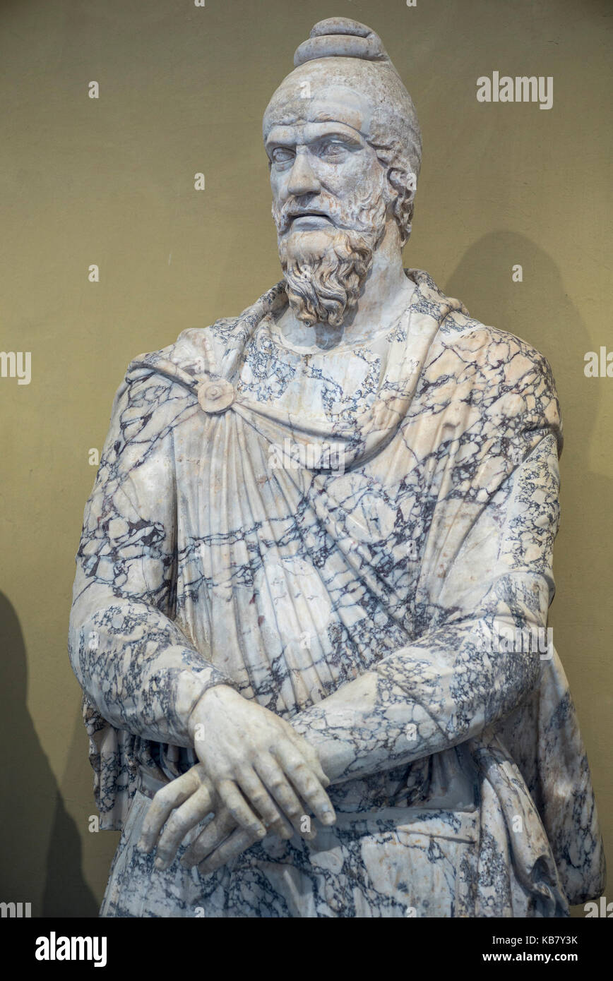 Rome. Italy. Statue of a Dacian prisoner, (2nd C A.D), Museo ...