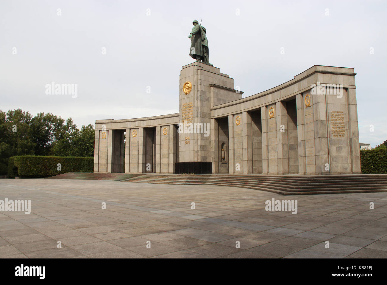 Russian memorial (Sowjetisches Ehrenmal) in Berlin (Germany Stock Photo ...