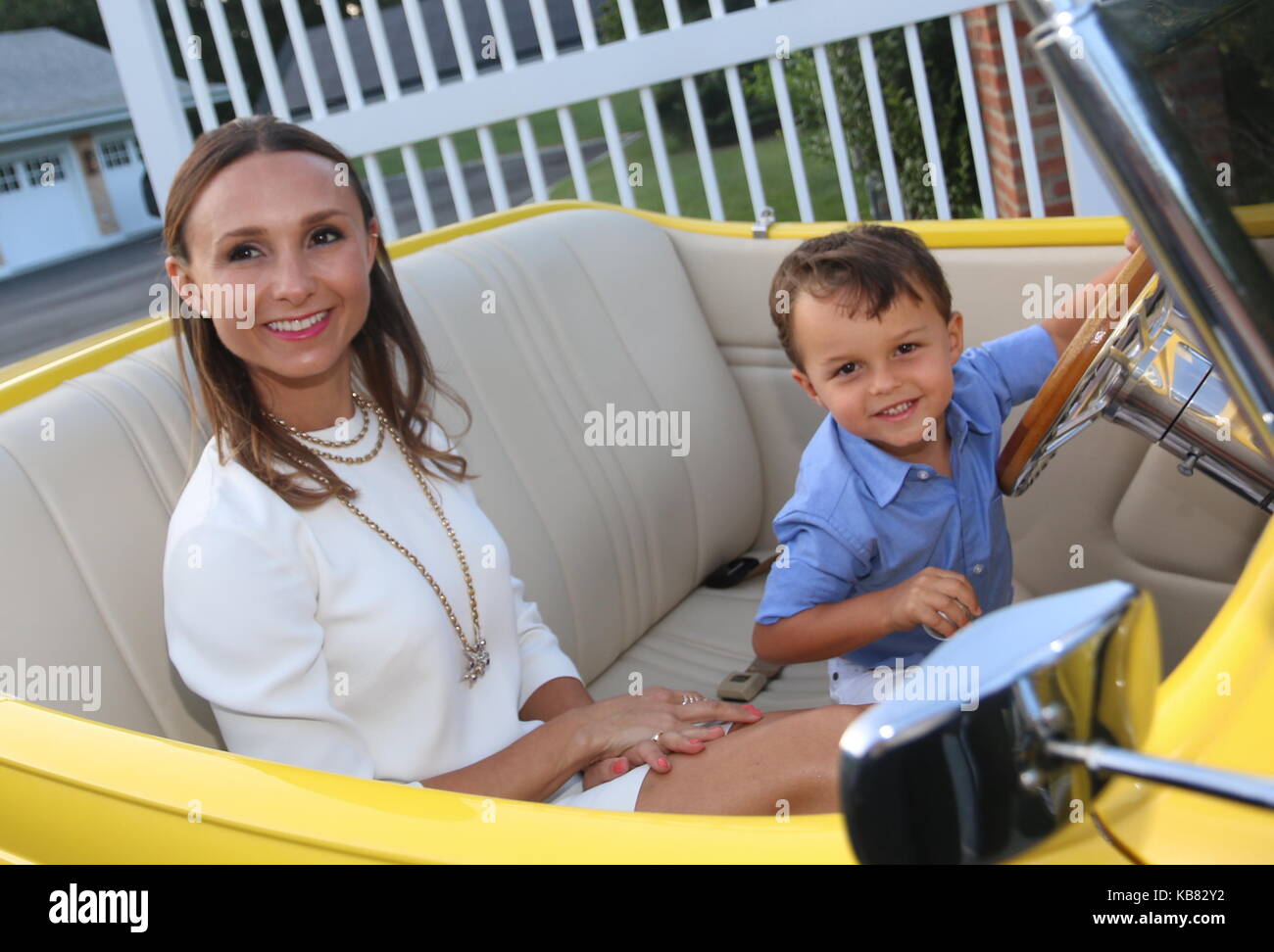 Georgina Bloomberg Resident Magazine August cover celebration Featuring ...