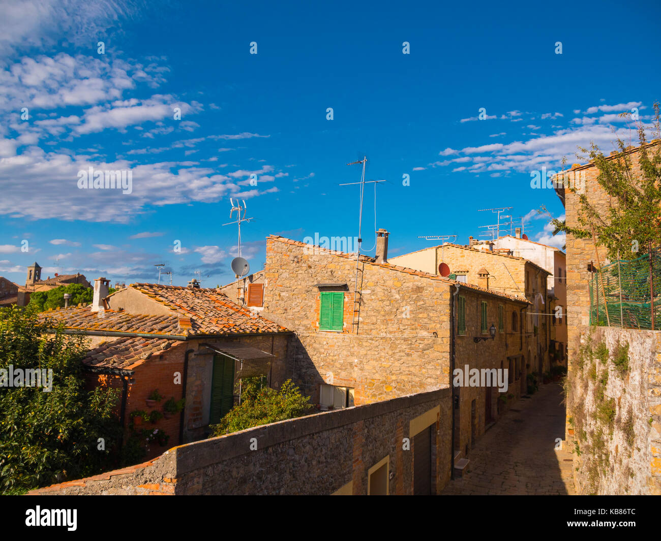 Ancient center of village volterra hi-res stock photography and images ...
