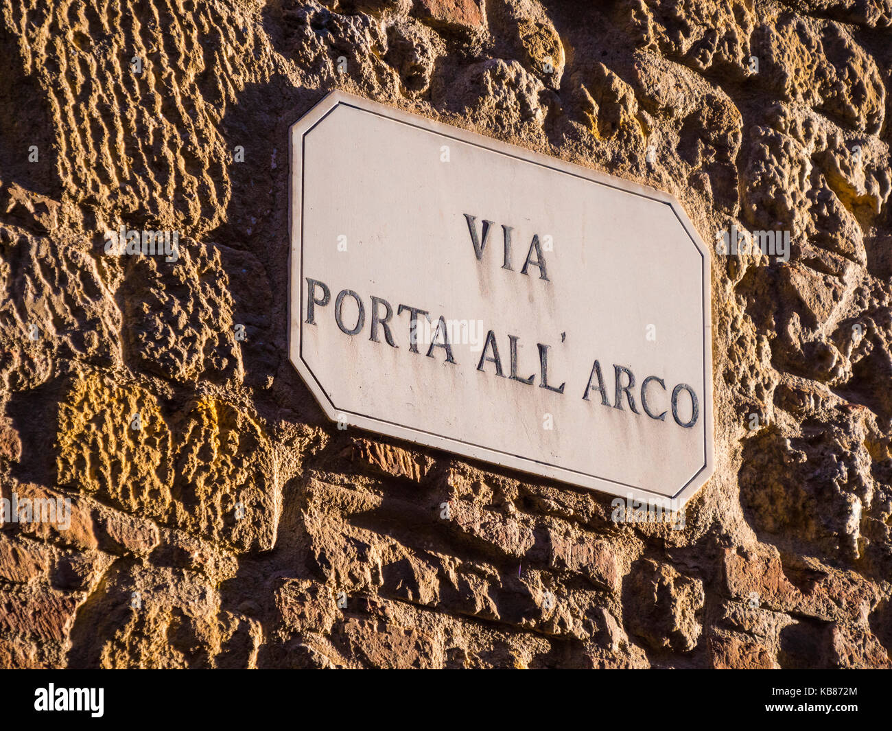 Street sign in Volterra - a small village in Tuscany Stock Photo - Alamy